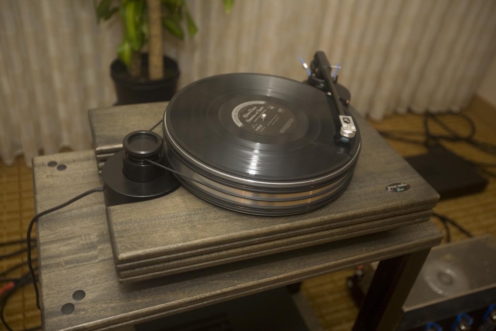 ESP Loudspeakers, Pear Audio Analogue, GamuT, Audio Skies - RMAF 2014 ...