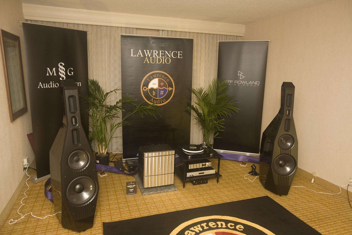Lawrence Audio, Jeff Rowland Group, MG Cables, Kinetics Noise Control ...
