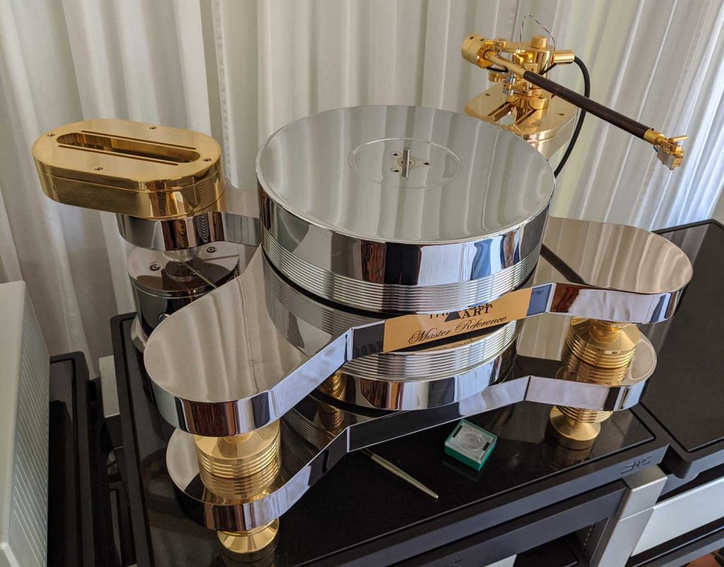 Specials: Triangle Art Master Reference turntable with tonearm and ...